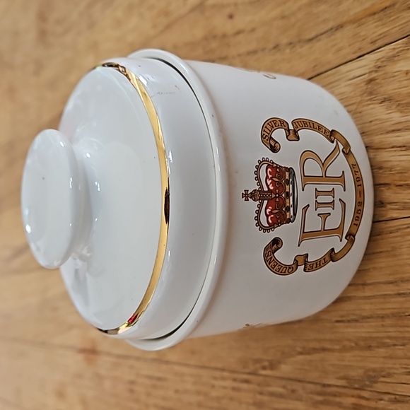 Vintage | Storage & Organization | Queen Elizabeth Ii Silver Jubilee ...
